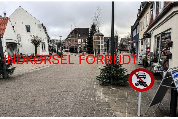 Bemærk venligst: Der er altså ENSRETTET kørsel på vejen forbi Diagonalkroen