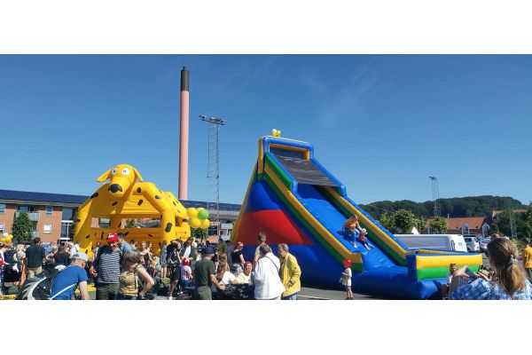 BREAKING: Så blev det lige gratis at komme i Hoppeland på Torvet på lørdag