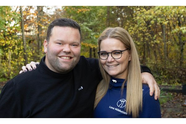 Peter blev træt af at veje 150 kilo: Så tog Lone ham lige kærligt og ...