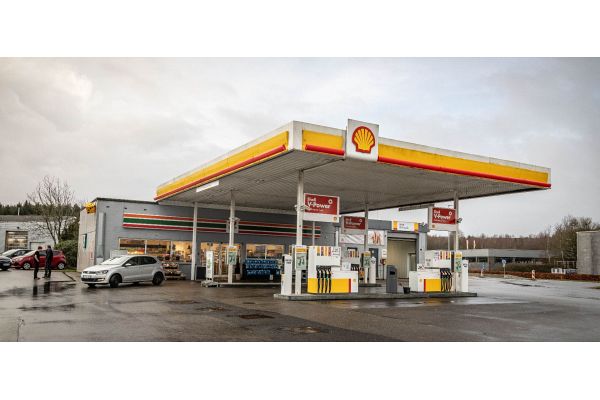 Ny tankstation i Give: Fra uge 2 hedder det Uno-X og ikke Shell