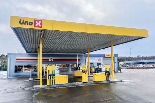 Uno-X og 7-Eleven fejrer naboskab i Give med tilbud på åbningsdag
